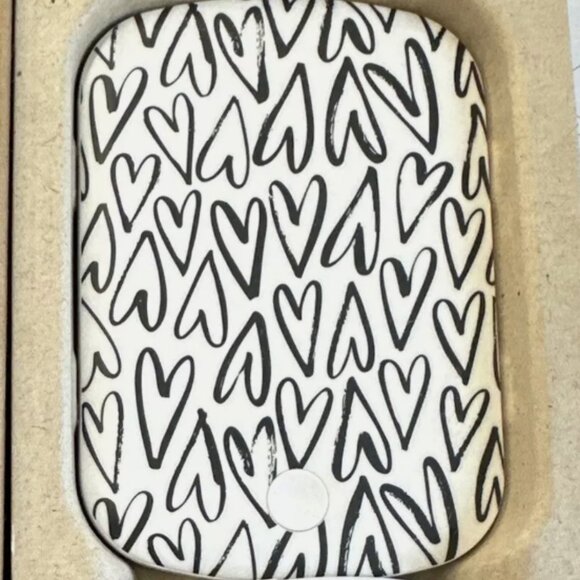 casely | Other | Casely Power Pod Magsafe Compatible Battery Pack Heart ...